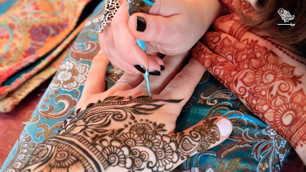 Health Risk Of Using Henna Causing Infection and Burning | Saudi Scoop