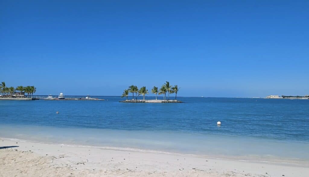 Top 10 Best Jeddah Beach Clubs: Sun, Sand, and Luxury Guide | Saudi Scoop